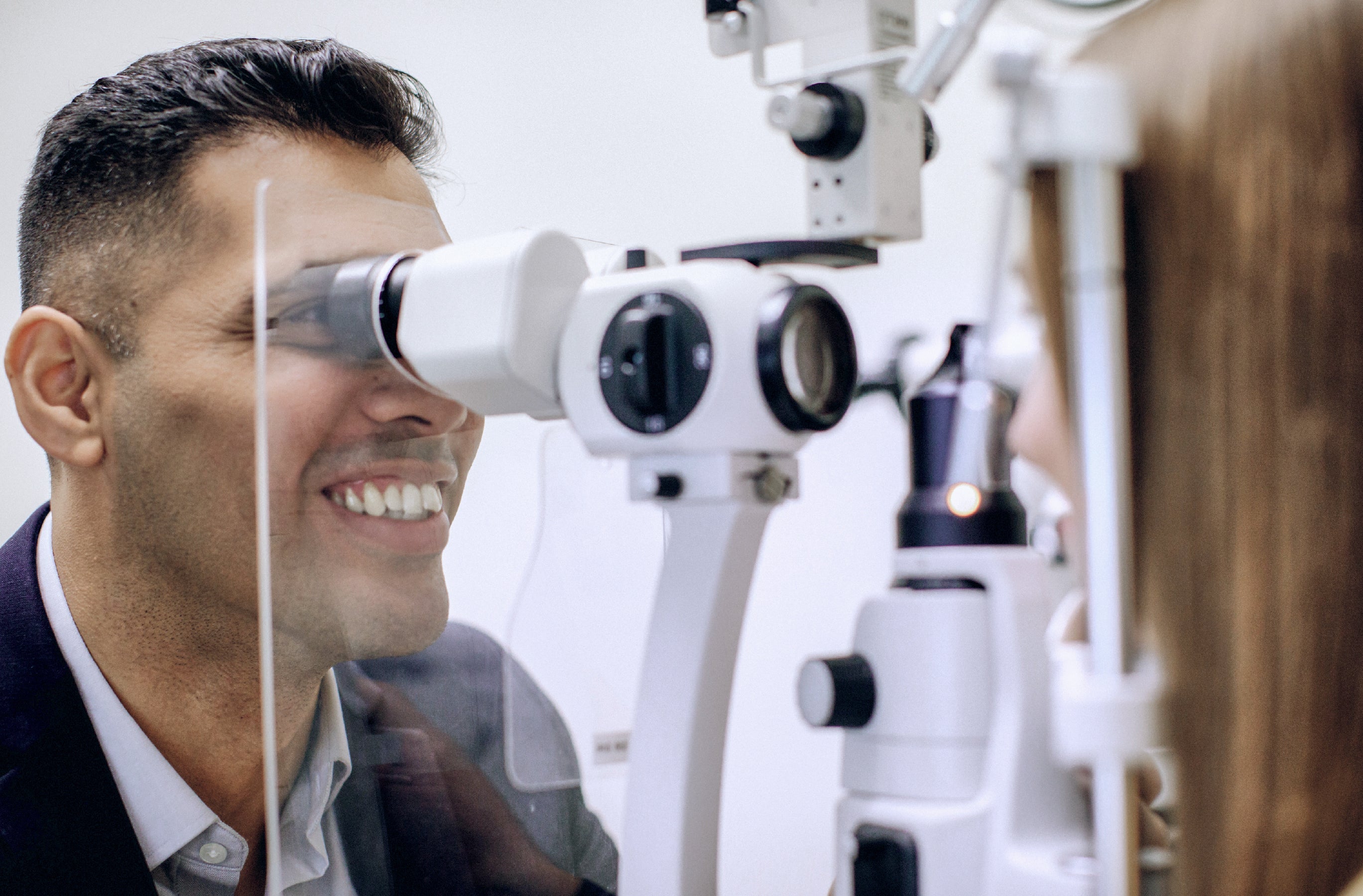 What is the role of an optician compared to that of an optometrist? – Iris