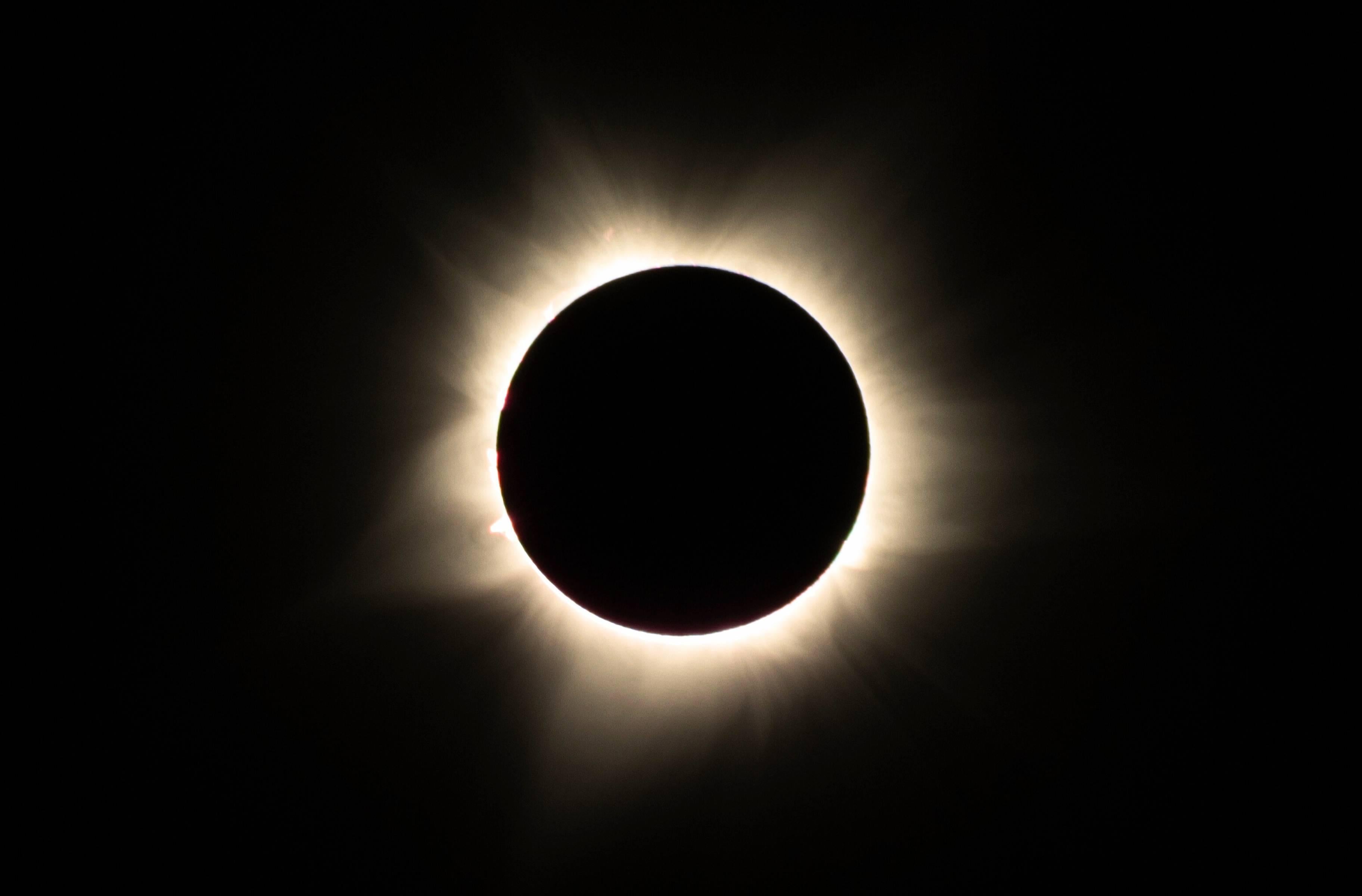 Profitez pleinement de l’éclipse solaire tout en protégeant vos yeux – Iris